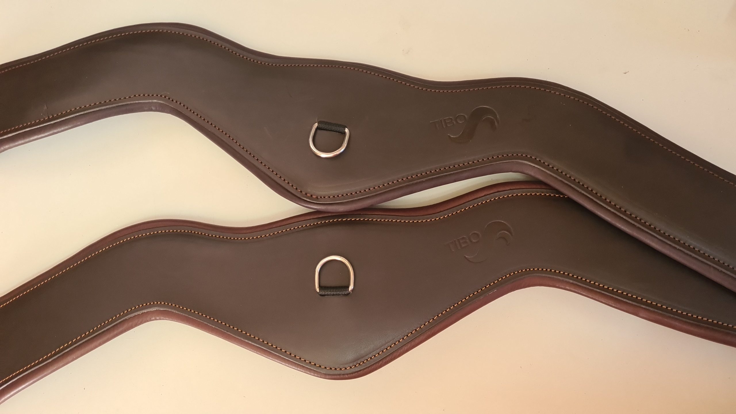 TIBO Jumping leather girth anatomic – Equestrian Shop